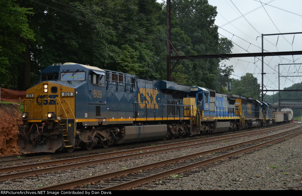 CSX ES44AH 809 leads Q438-02
